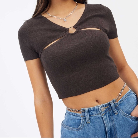 Glassons | Tops | Glassons Ring Front Cropped Tee | Poshmark